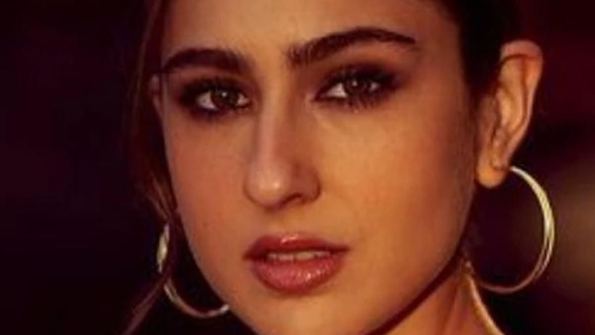 মহাকাল মন্দির যাওয়া নিয়ে জবাব সারা আলি-ভিকির - Cinema and TV serial ...