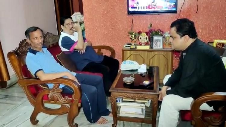 বাড়িতে মানভঞ্জনে মন্ত্রী, তবু BJP-তেই যাওয়ার পথে TMC-র প্রবীর পাল ...