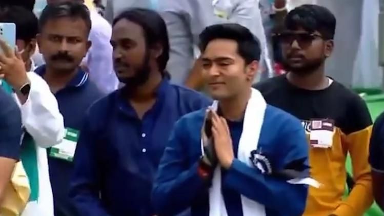 21 July TMC Shahid Diwas 2022: শহিদ ফলকে শ্রদ্ধা জানিয়ে মঞ্চে উঠলেন অভিষেক বন্দ্যোপাধ্যায় ...