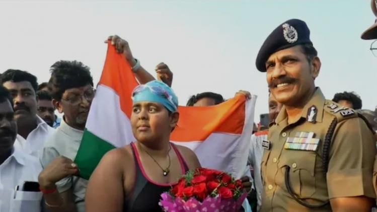 पैरा स्विमर Jiya Rai ने लगातार 13 घंटे स्विमिंग कर रचा इतिहास, देखें ...