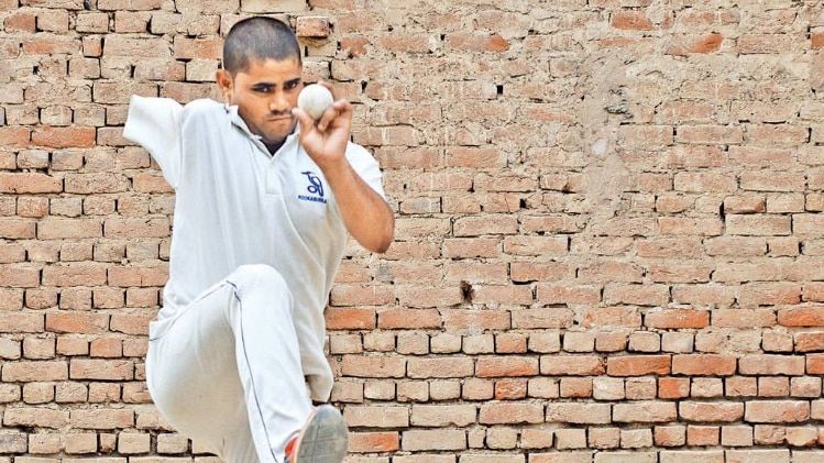 आवरण कथाः भरोसे की छलांग - ankush singh divyang cricketer tendulkar ...