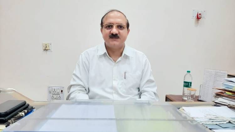 शख्सियत: जिन गायों का कोई नहीं, उनके भुवनेश - ias bhuvnesh kumar ...