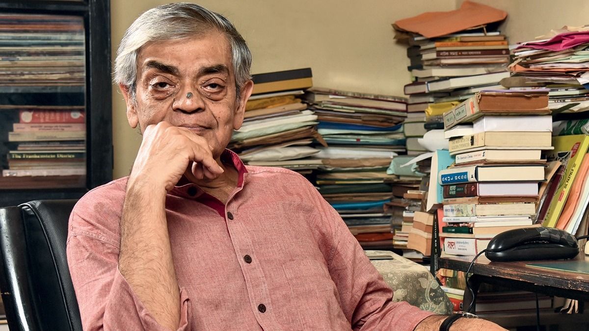 "पिता की याद सताती है" - I miss my father says film director Sandip Ray ...