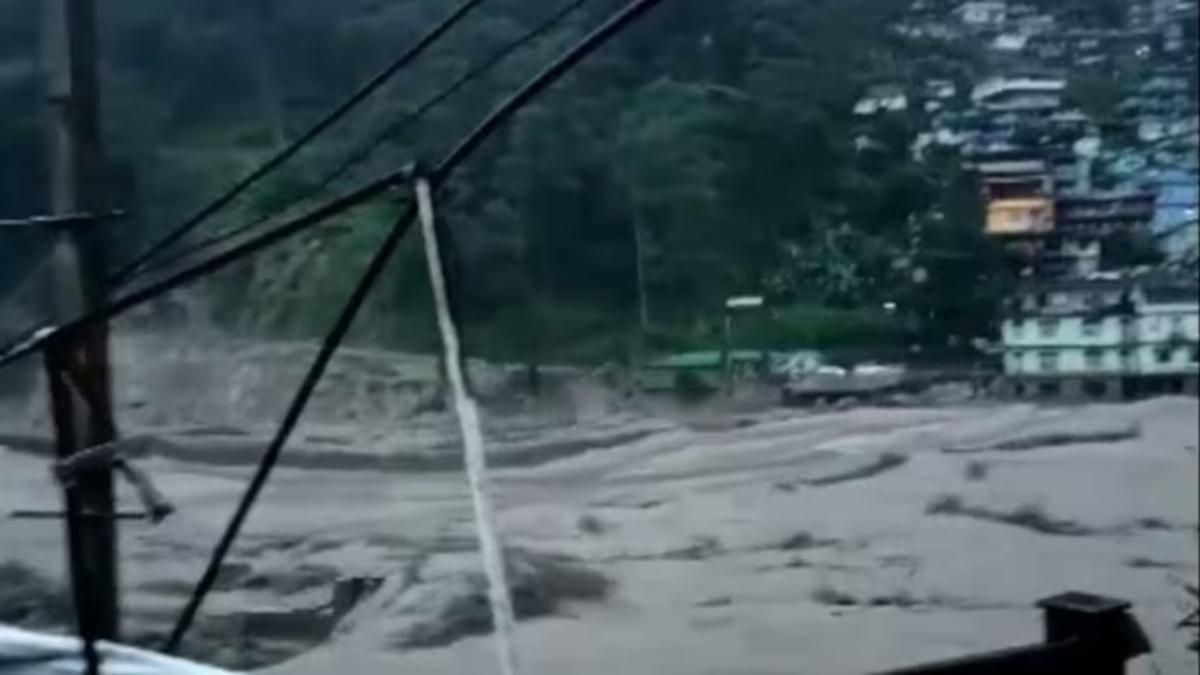 Flash Flood Sikkim: സിക്കിമിൽ മിന്നൽ പ്രളയം; 23 സൈനികരെ കാണാതായി - Lightning floods in Sikkim ...