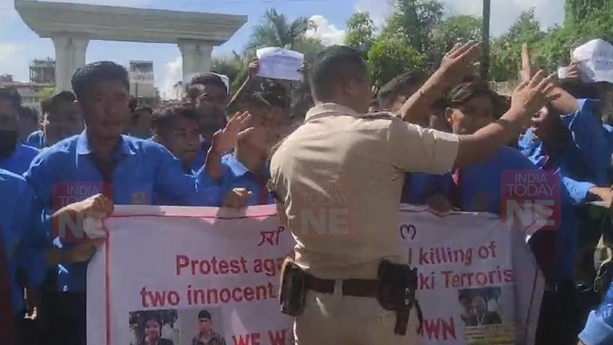 Manipur violence update: Police resort to tear gas and smoke bombs to ...