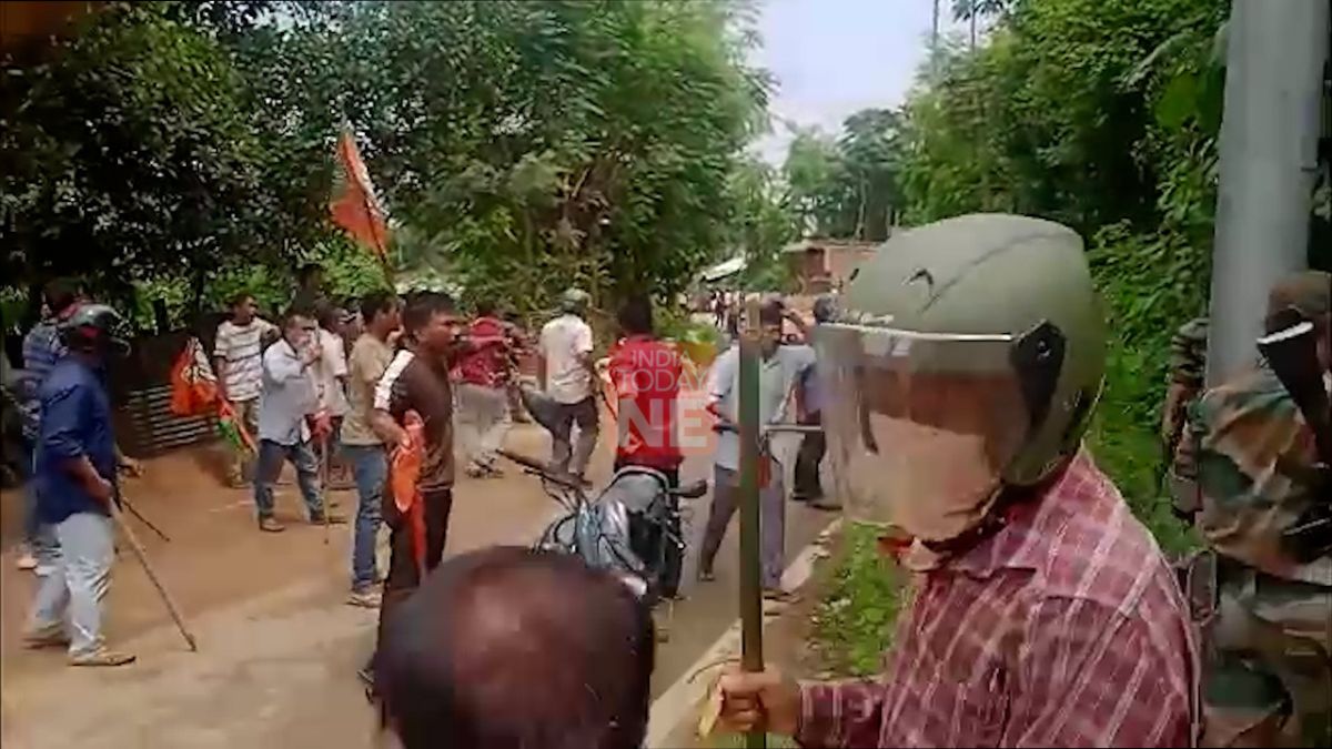 Tripura: Violent clash breaks out between BJP-TIPRA Motha workers, several injured - Tripura