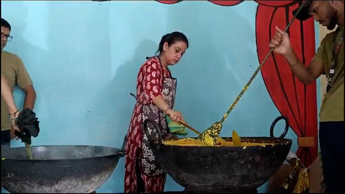 Assam: Master Chef Santa Sarmah cooks for 300 flood victims in Kaliabor