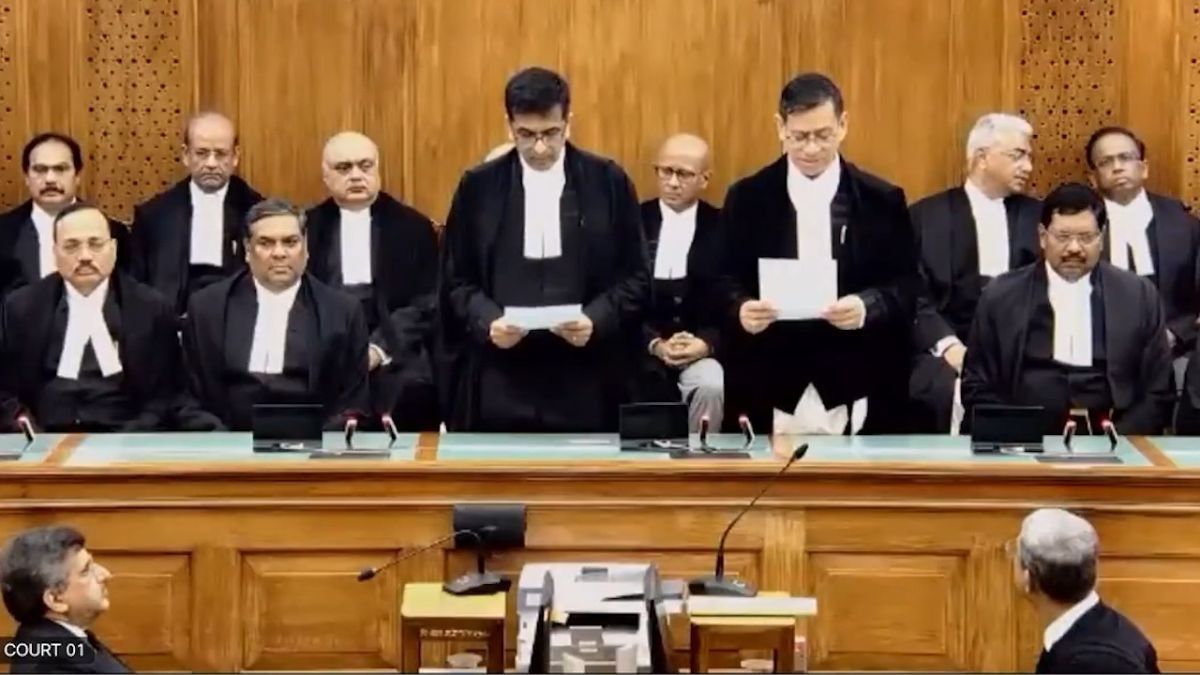 SC attains full strength as 2 judges take oath; top court gets first ...