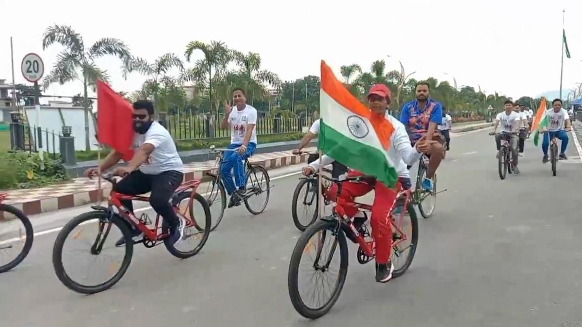 Assam: Cycle rally in Kokrajhar promotes fitness, fuel conservation