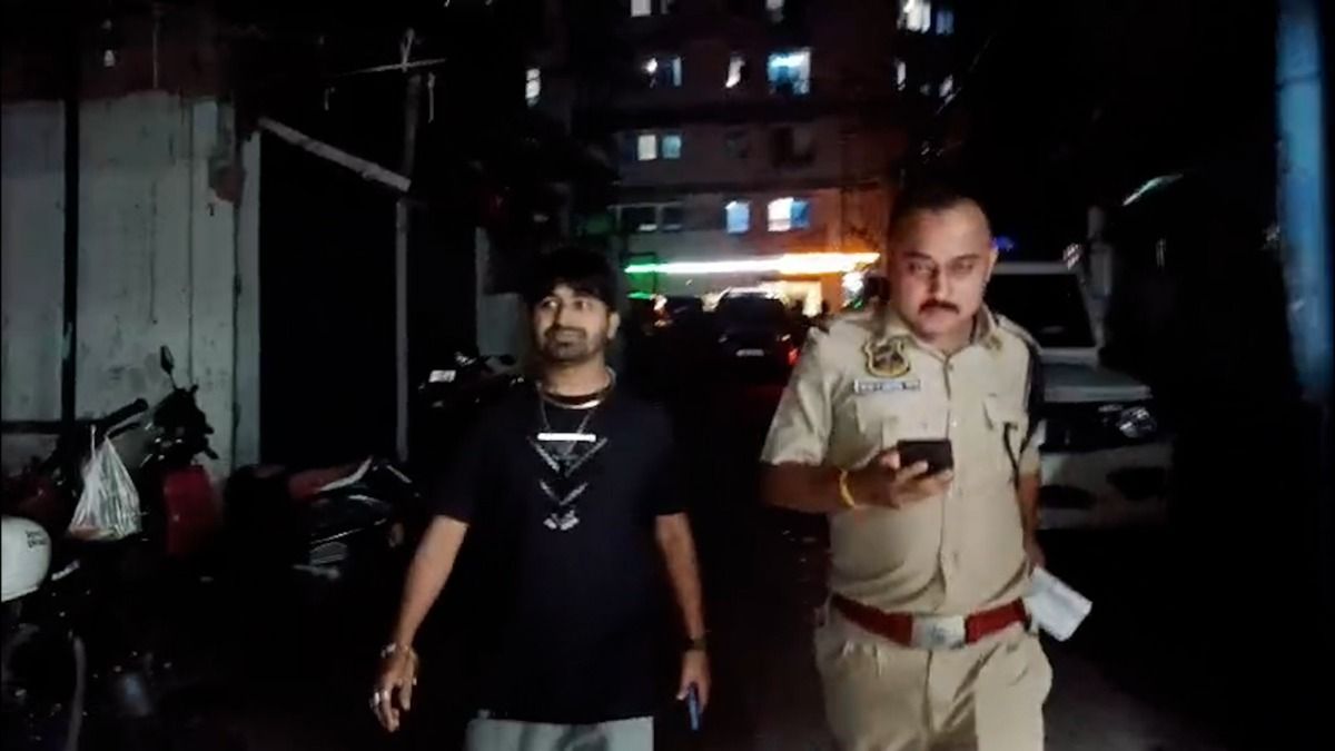 Assam: Singer Nilotpal Bora issues written apology for threatening to ...