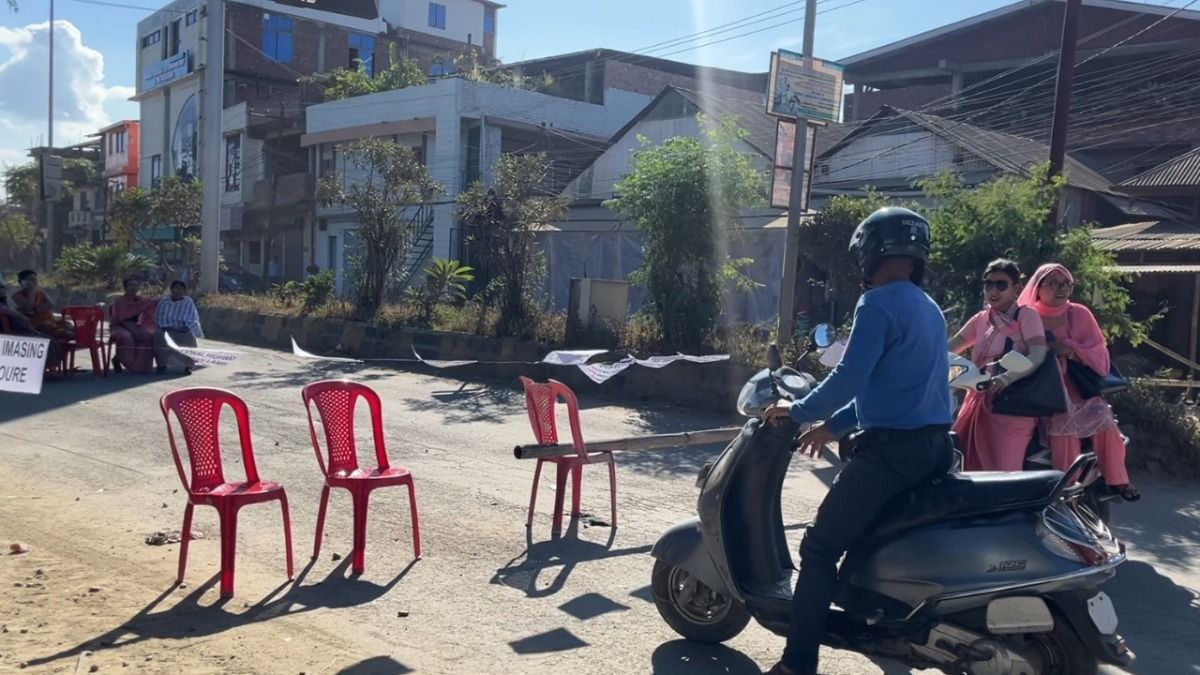 Manipur: Mayai Lambi residents block national highway as road crisis ...