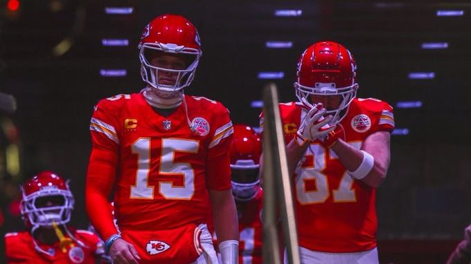 Patrick Mahomes and Travis Kelce - Fans Could Not Keep Calm After ...