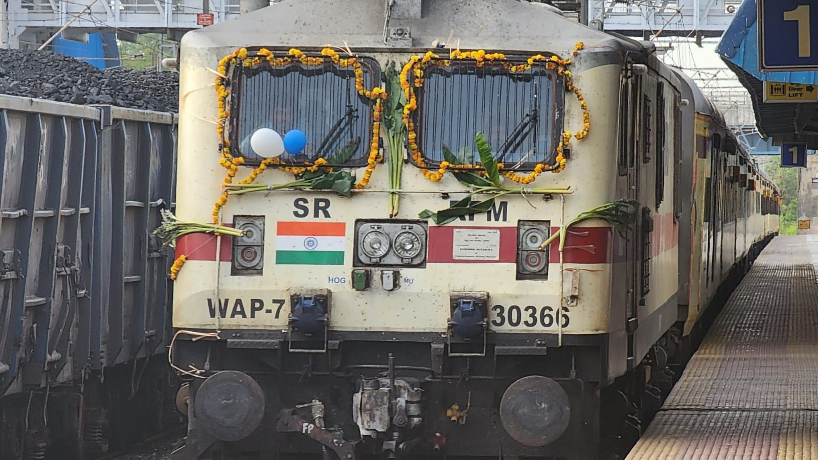Jagannath Temple, Kashi Vishwanath & more: All about Indian Railways ...