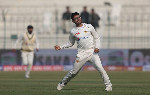 Charismatic Pakistani spinners bust 70-year-old rare record