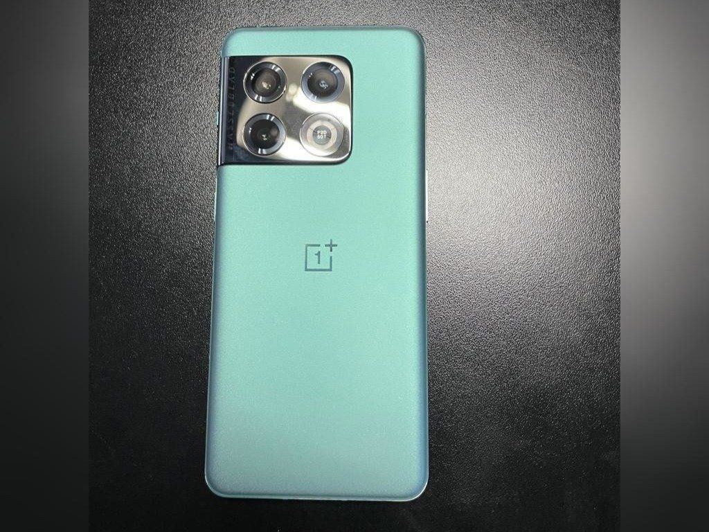 OnePlus 10 Pro in Green looks stunning