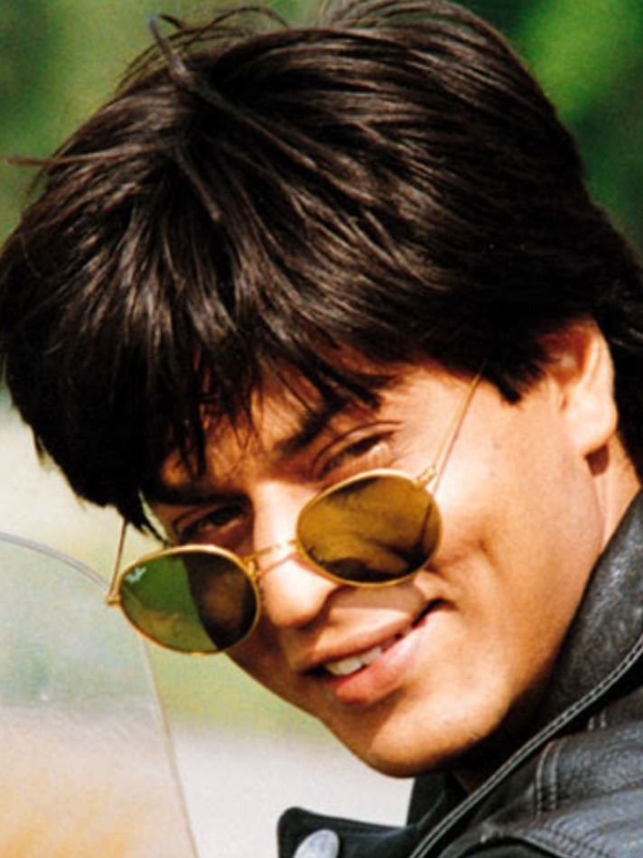 Just An SRK Dimple Appreciation Post