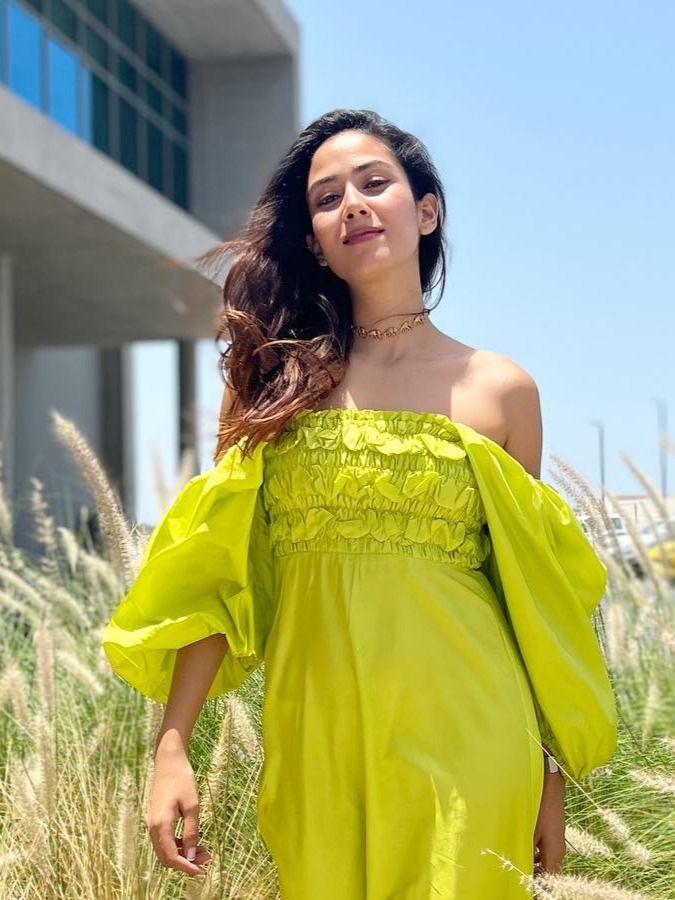 Mira Rajputs Travel Fashion