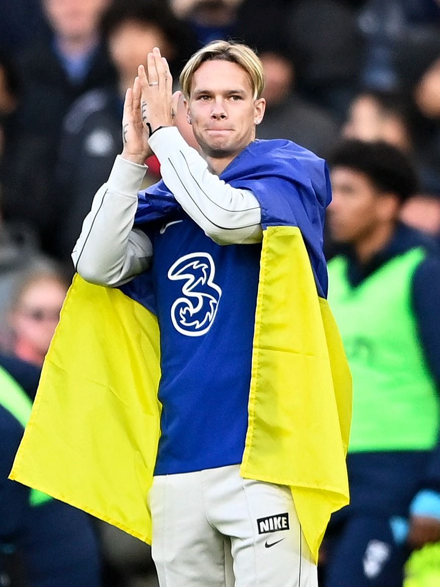Chelsea unveil shiny new signing Mudryk