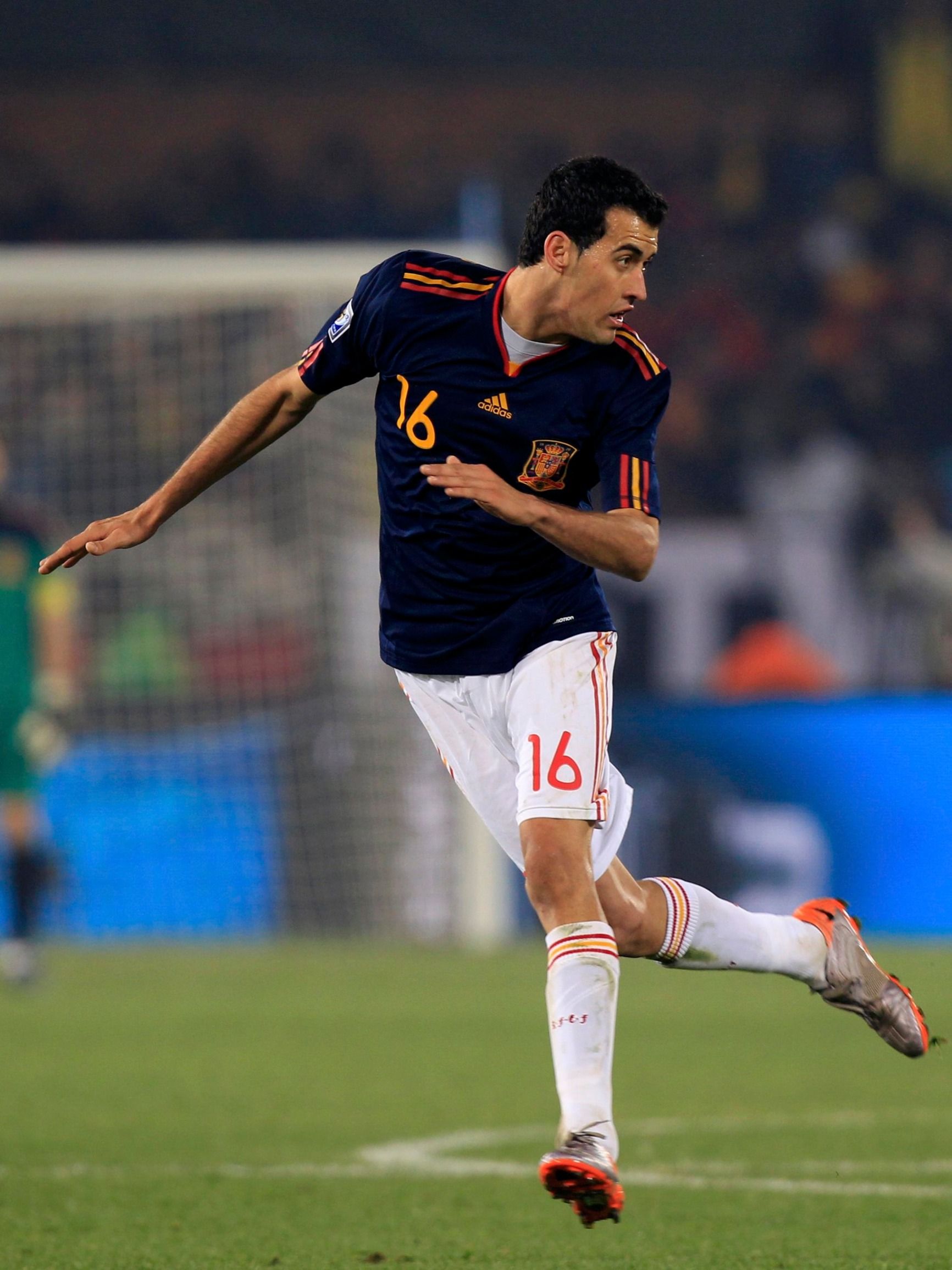 Barca legend Busquets turns 35
