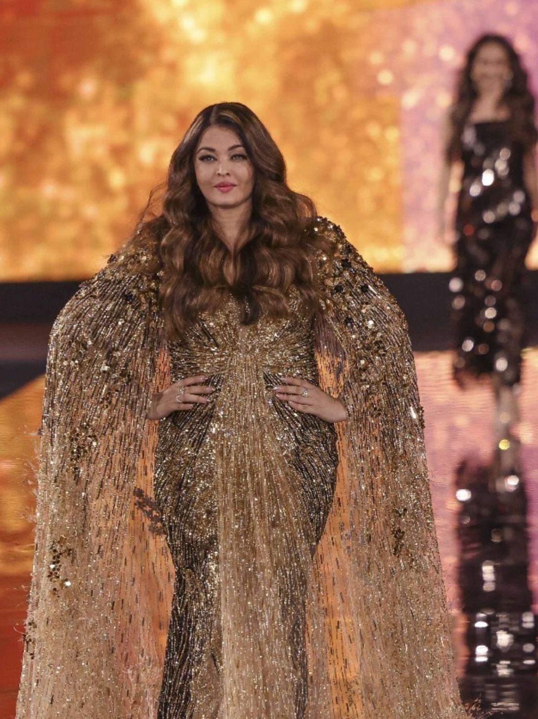 Aishwarya Rai, Navya Naveli walk the ramp at Paris Fashion Week ...