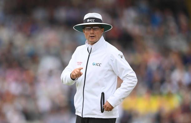 कौन हैं गिल को आउट देने वाले अंपायर? भारत के लिए हमेशा रहे 'अनलकी ...