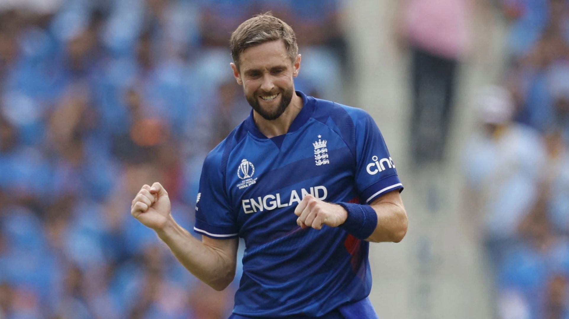 Woakes scripts World Cup record for England
