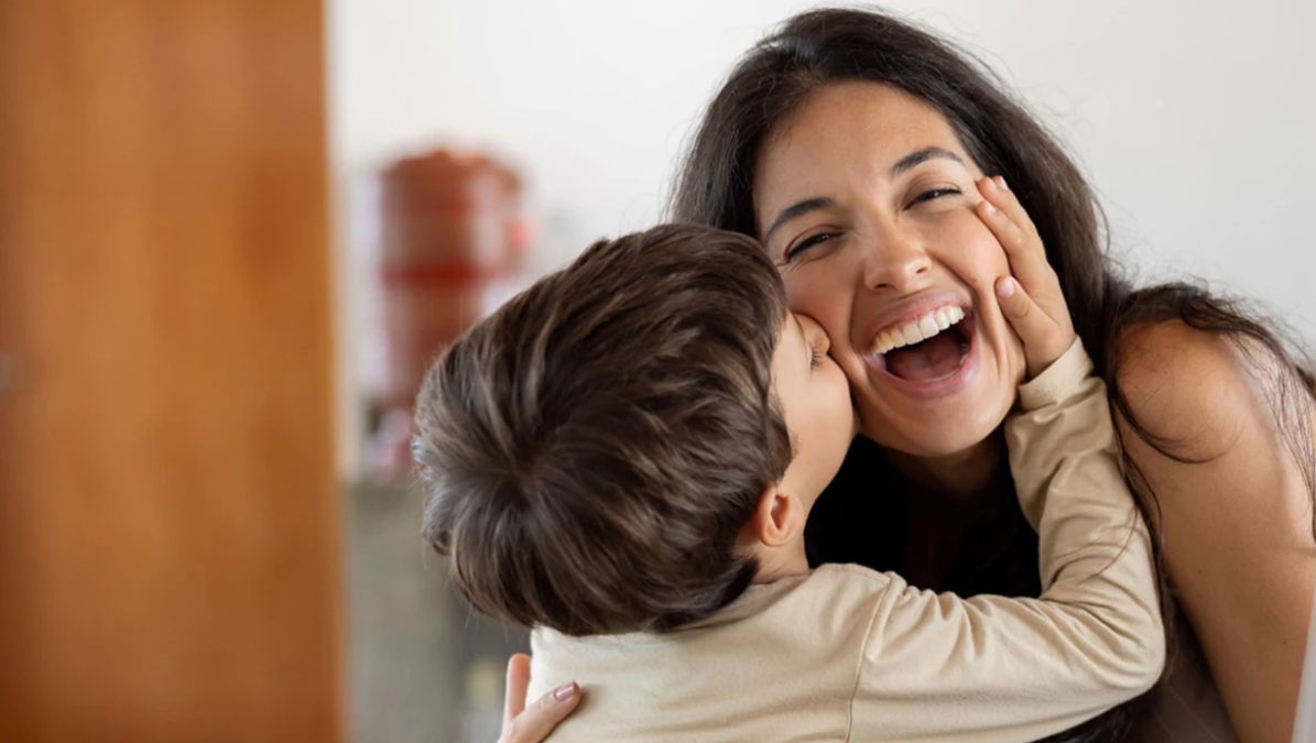 ভাল মায়েদের এই ৫ গুণ থাকে, তবেই সন্তান হয় সফল - Parenting tips know ...