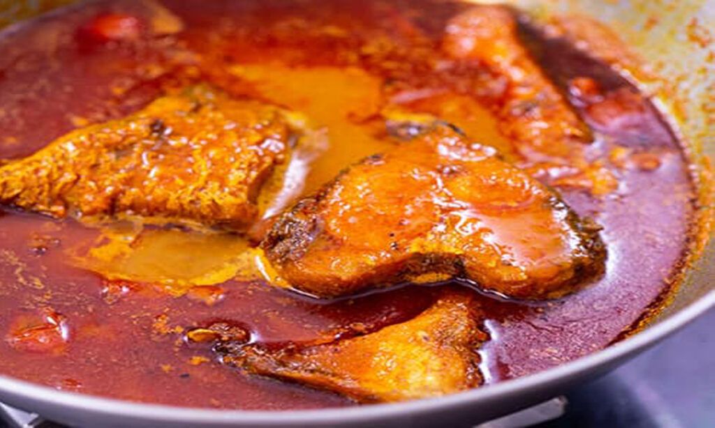 কাতলা মাছের ঝোলে দিন এই মশলা বাটা, স্বাদটাই পাল্টে যাবে নিমেষে - Katla ...