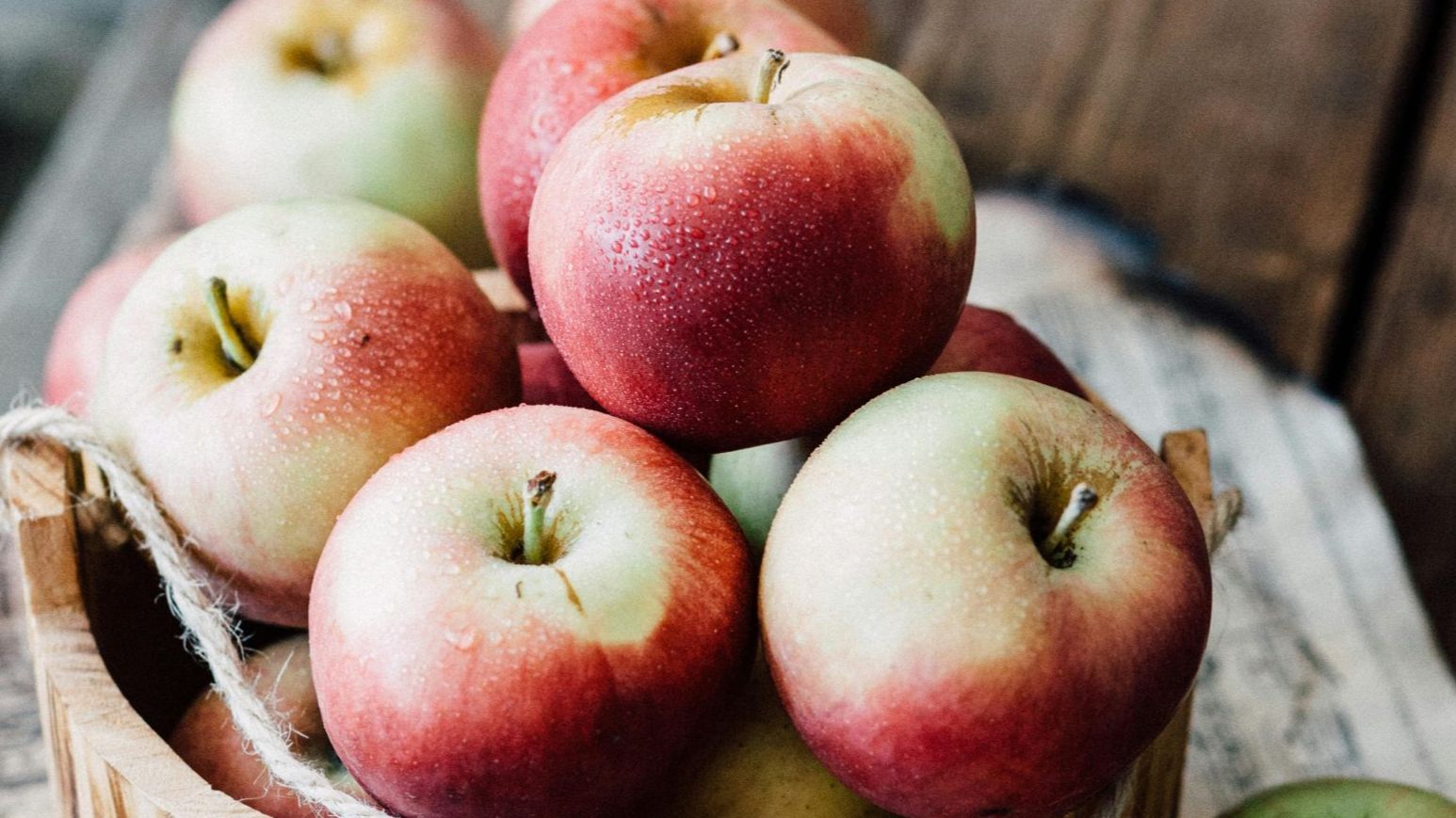 5 benefits of eating an apple every day