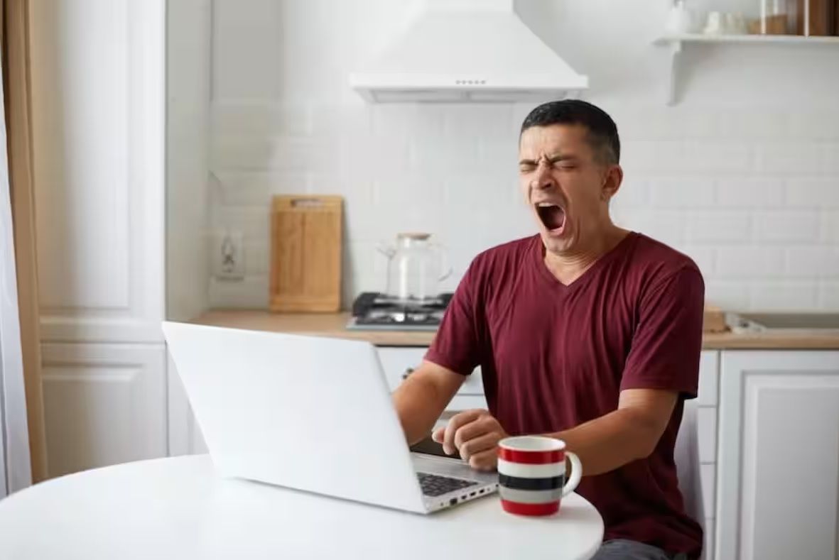 Feeling Sleepy At Work? Quick Tips for Staying Alert