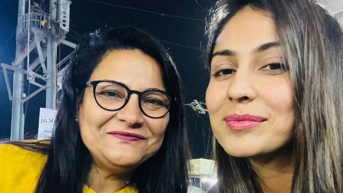 सलीमा ने पाकिस्तान क्रिकेट में रचा इतिहास... ऐसा करने वाली पहली महिला ...