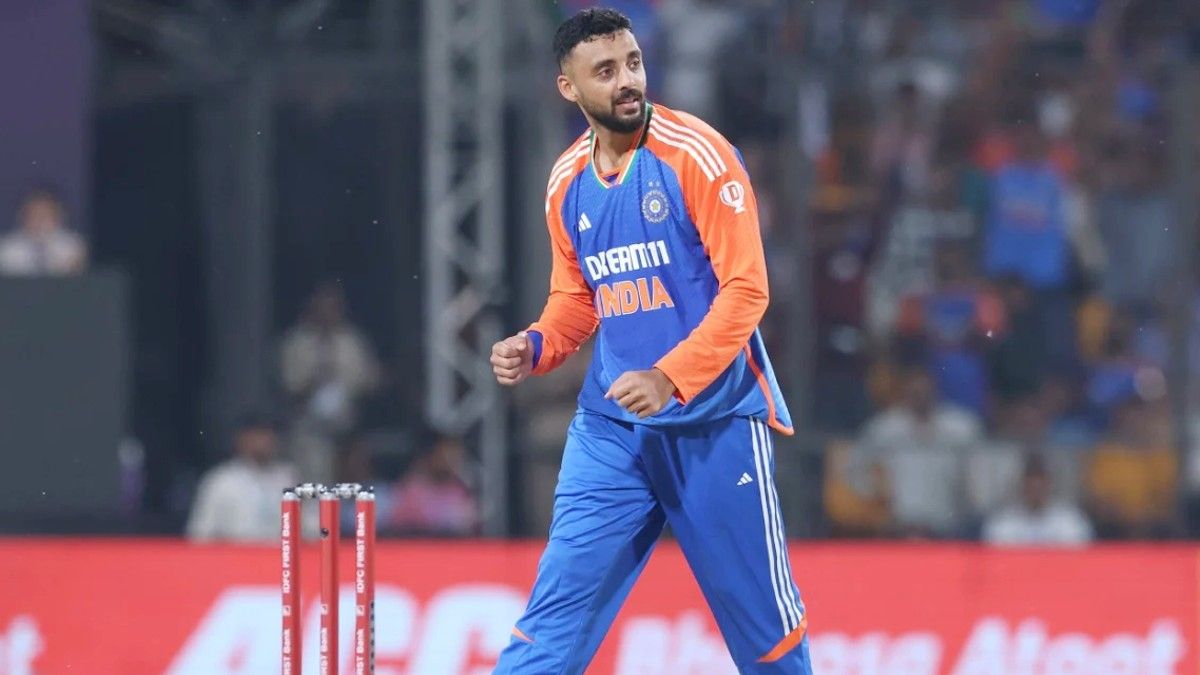 वरुण ने 110, संजू ने 27 खिलाड़ियों को पछाड़ा... ये PAK बॉलर बना नंबर-1 ...