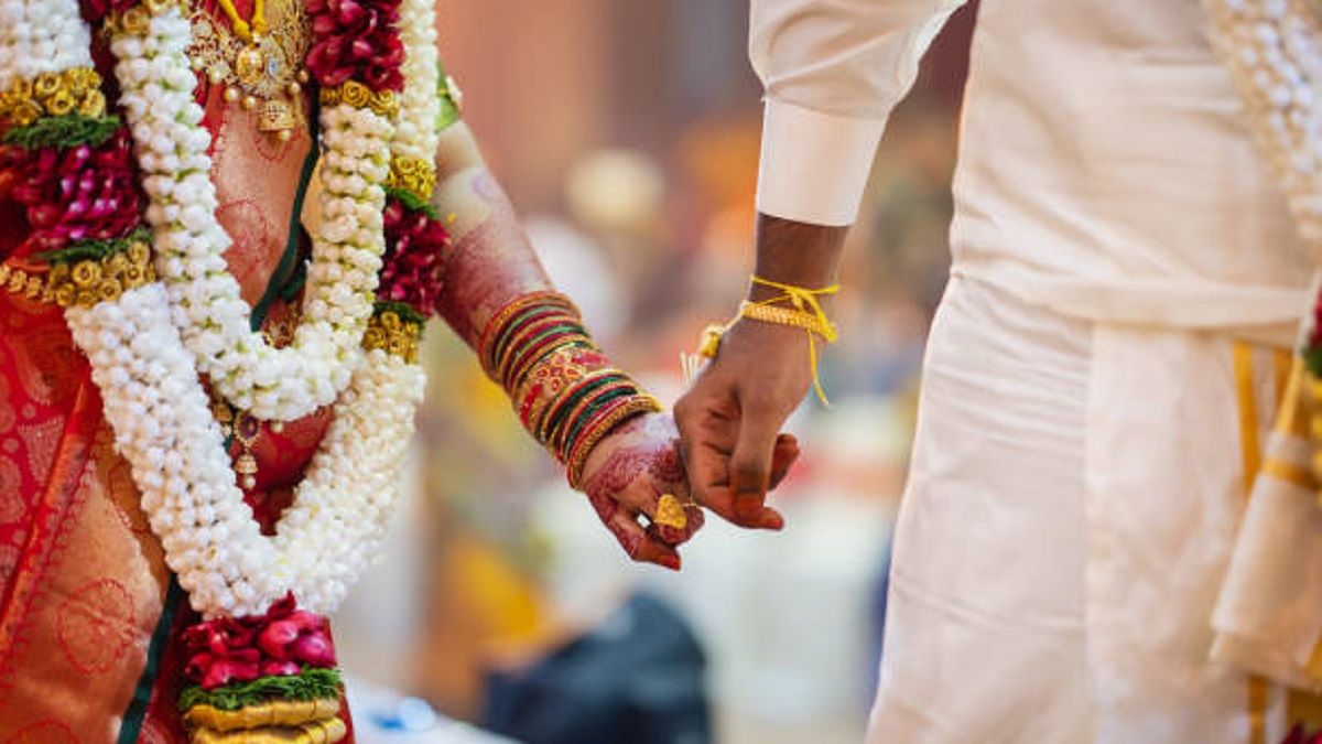 शादी में अपने बेटे के फेरे क्यों नहीं देखती मां? जानें क्या है वजह ...