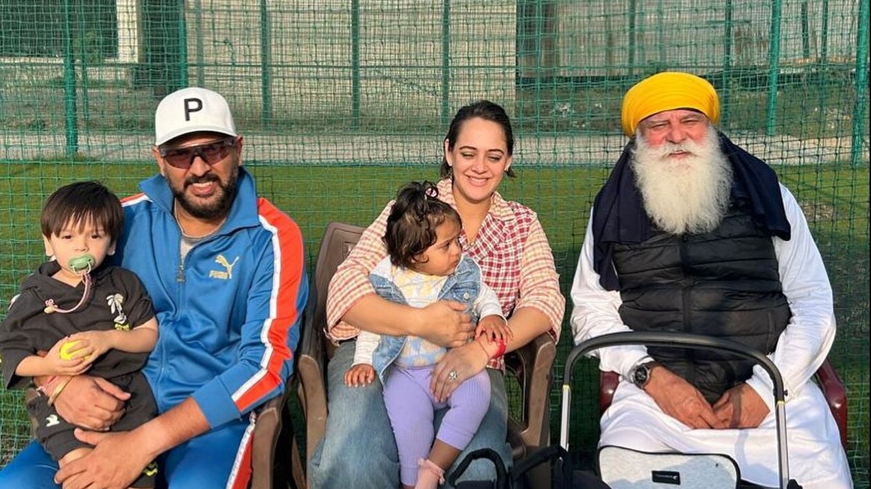 Yuvraj Singh spends quality time with family