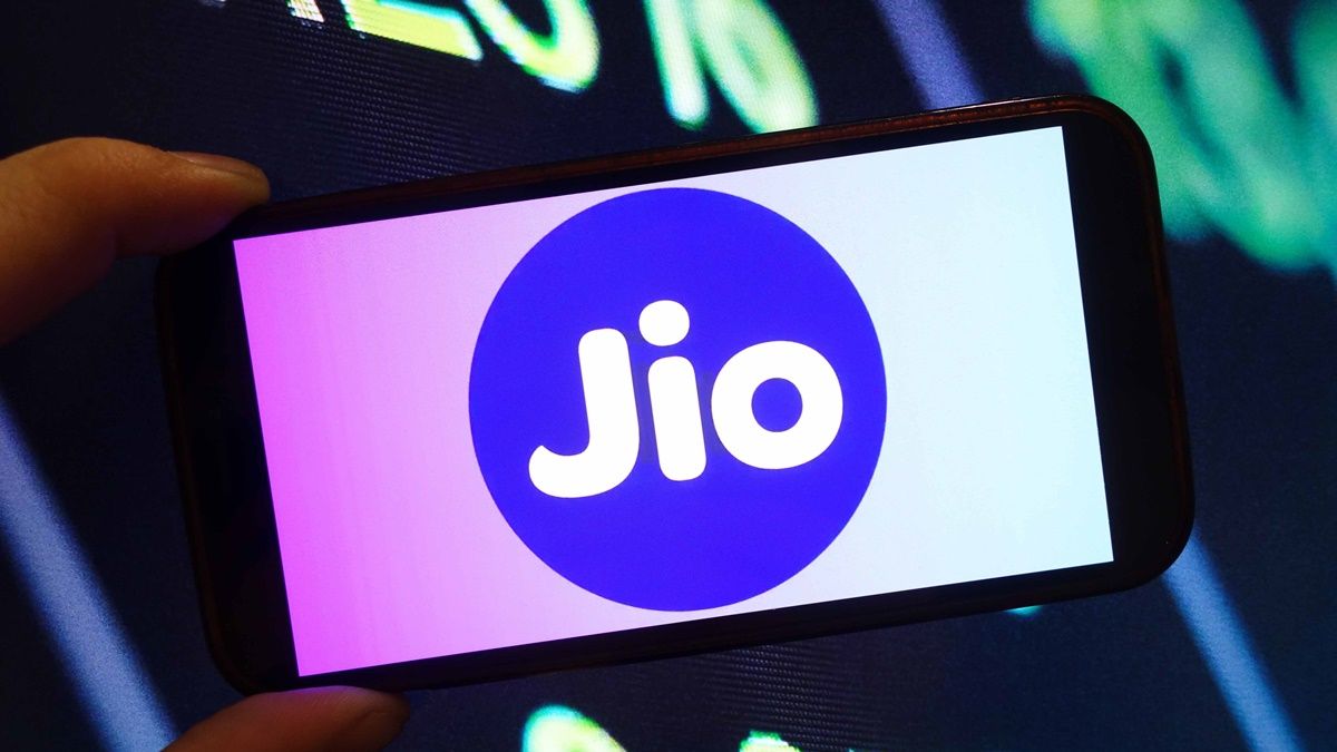 Jio का खास रिचार्ज, डेली 2GB डेटा, कॉलिंग और 3 महीने से ज्यादा की वैलिडिटी - Jio recharge plan ...