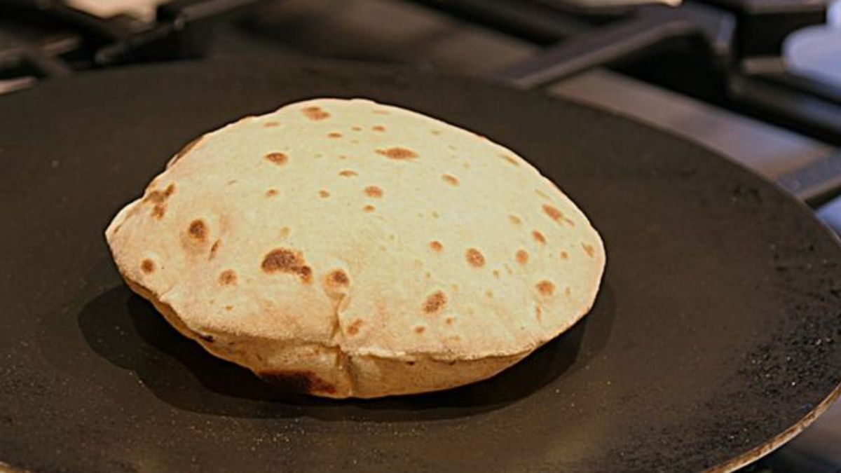 প্রেসার কুকারে একসঙ্গে ১০টা করে রুটি বানান, দুর্দান্ত টেকনিকটা জানুন ...