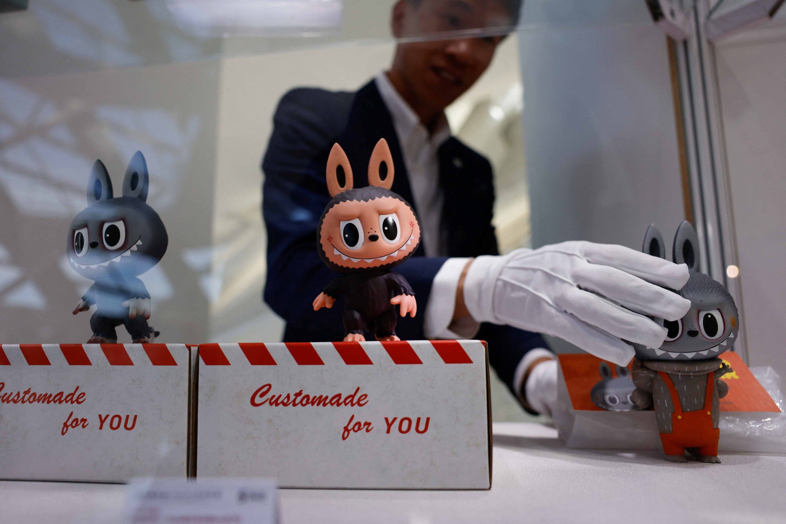 क्या वाकई Labubu Doll शापित है? आखिर क्या है इसकी कहानी - Labubu doll ...